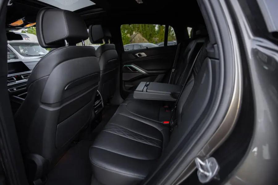 Zaļš BMW X6 2020 Jelgava, ar dzinēja tilpumu 4.40 L un nobraukumu 138 tūkst. km par 62000 €, foto 32 vietnē AUTOMOTO.COM.LV