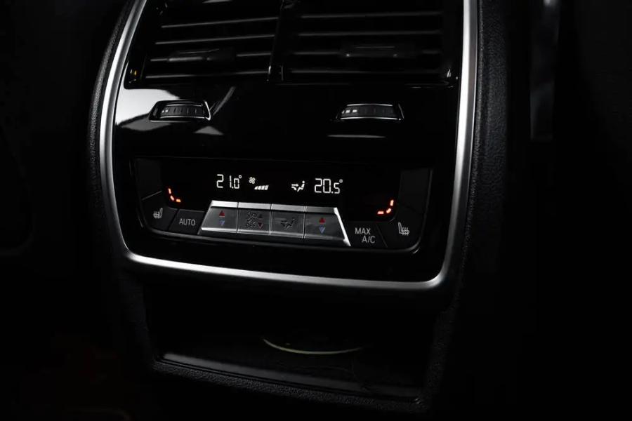 Zaļš BMW X6 2020 Jelgava, ar dzinēja tilpumu 4.40 L un nobraukumu 138 tūkst. km par 62000 €, foto 35 vietnē AUTOMOTO.COM.LV