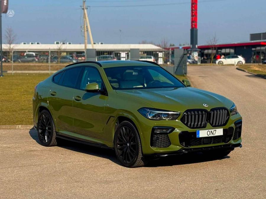 Green BMW X6 2022 in Moletai, with an engine capacity of 2.99 L and mileage of 230 thousand km for 60000 €, photo 1 on AUTOMOTO.COM.LV