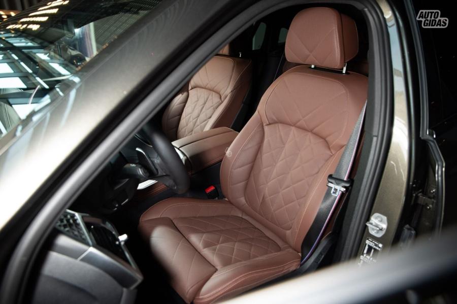 Green BMW X6 2025 in Kaunas, with an engine capacity of 3.00 L and mileage of 16 thousand km for 82771 €, photo 12 on AUTOMOTO.COM.LV