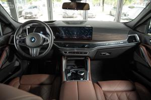 Green BMW X6 2025 in Kaunas, with an engine capacity of 3.00 L and mileage of 16 thousand km for 82771 €, photo 17 on AUTOMOTO.COM.LV