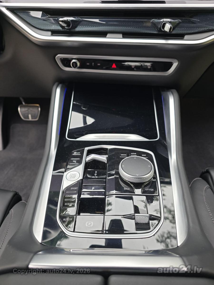 Pelēks BMW X6 2025 Tallina, ar dzinēja tilpumu 0.00 L un nobraukumu 36 tūkst. km par 100000 €, foto 21 vietnē AUTOMOTO.COM.LV