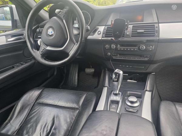 Grey BMW X6 2008 in Jonava, with an engine capacity of 2.99 L and mileage of 476 thousand km for 8000 €, photo 5 on AUTOMOTO.COM.LV