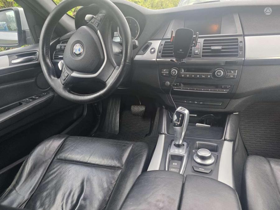 Grey BMW X6 2008 in Jonava, with an engine capacity of 2.99 L and mileage of 476 thousand km for 8000 €, photo 5 on AUTOMOTO.COM.LV