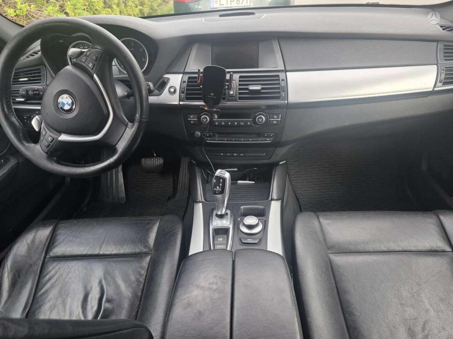 Grey BMW X6 2008 in Jonava, with an engine capacity of 2.99 L and mileage of 476 thousand km for 8000 €, photo 8 on AUTOMOTO.COM.LV