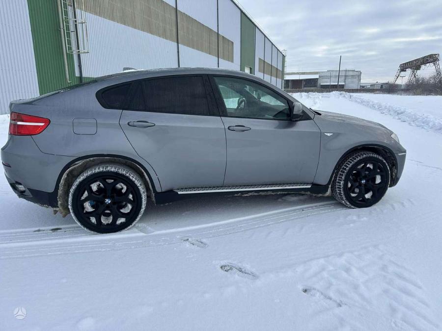 Pelēks BMW X6 2009 Šauļi, ar dzinēja tilpumu 2.99 L un nobraukumu 275 tūkst. km par 7500 €, foto 17 vietnē AUTOMOTO.COM.LV