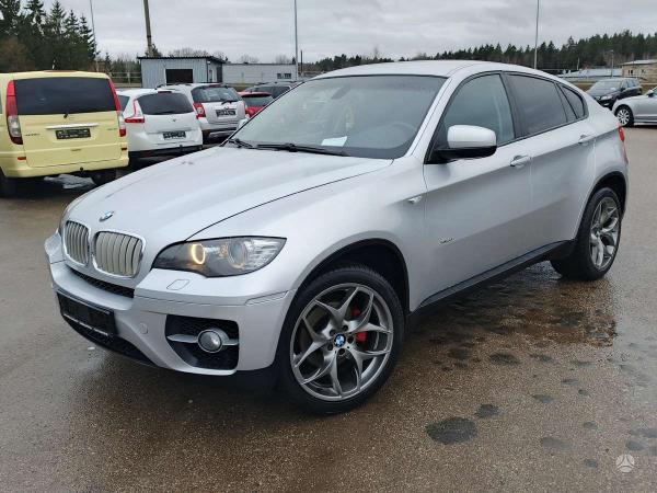 Grey BMW X6 2010 in Utena, with an engine capacity of 2.99 L and mileage of 334 thousand km for 11200 €, photo 1 on AUTOMOTO.COM.LV