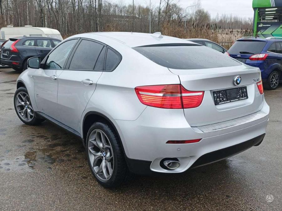 Pelēks BMW X6 2010 Utena, ar dzinēja tilpumu 2.99 L un nobraukumu 334 tūkst. km par 11200 €, foto 2 vietnē AUTOMOTO.COM.LV