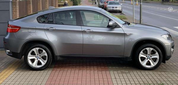 Grey BMW X6 2010 in Marijampole, with an engine capacity of 2.99 L and mileage of 273 thousand km for 12650 €, photo 5 on AUTOMOTO.COM.LV