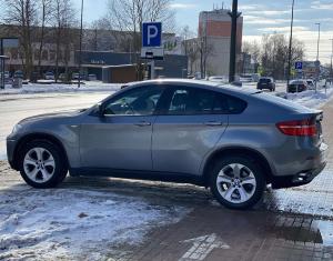 Grey BMW X6 2010 in Marijampole, with an engine capacity of 2.99 L and mileage of 273 thousand km for 12350 €, photo 5 on AUTOMOTO.COM.LV