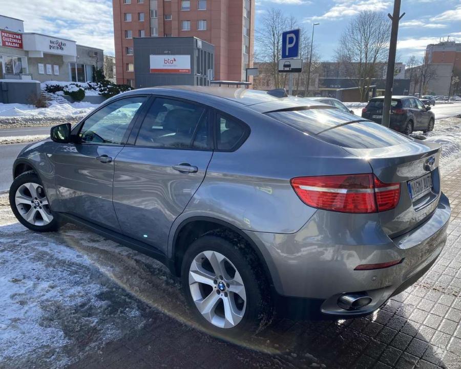 Grey BMW X6 2010 in Marijampole, with an engine capacity of 2.99 L and mileage of 273 thousand km for 12350 €, photo 11 on AUTOMOTO.COM.LV