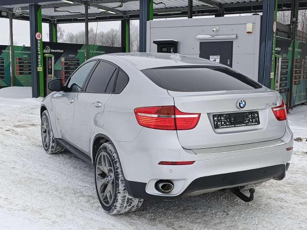 Grey BMW X6 2010 in Utena, with an engine capacity of 2.99 L and mileage of 334 thousand km for 11200 €, photo 2 on AUTOMOTO.COM.LV