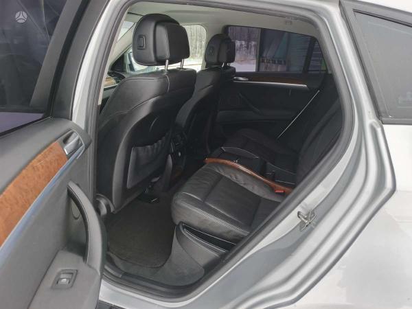 Grey BMW X6 2010 in Utena, with an engine capacity of 2.99 L and mileage of 334 thousand km for 11200 €, photo 8 on AUTOMOTO.COM.LV