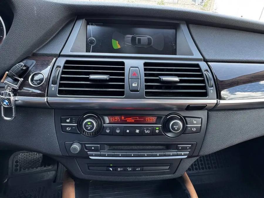 Pelēks BMW X6 2010 Daugavpils, ar dzinēja tilpumu 3.00 L un nobraukumu 0 tūkst. km par 12000 €, foto 18 vietnē AUTOMOTO.COM.LV