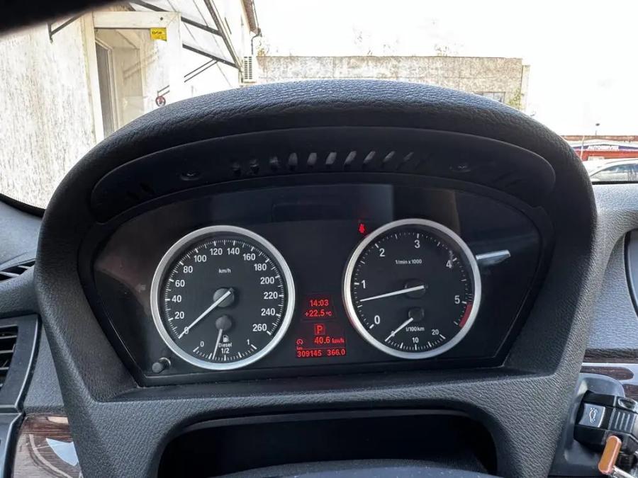 Pelēks BMW X6 2010 Daugavpils, ar dzinēja tilpumu 3.00 L un nobraukumu 0 tūkst. km par 12000 €, foto 19 vietnē AUTOMOTO.COM.LV