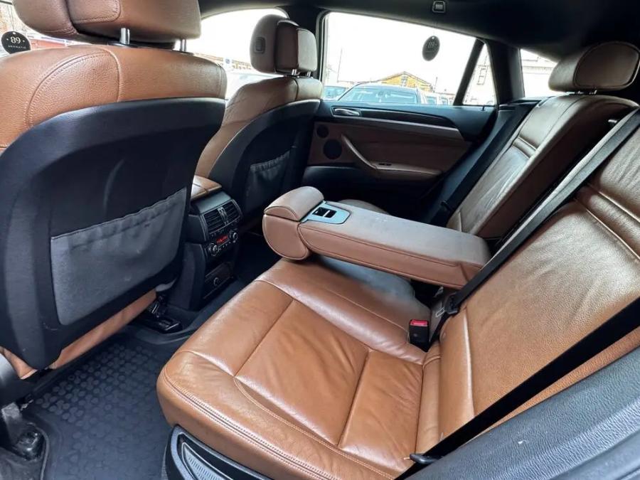Pelēks BMW X6 2010 Daugavpils, ar dzinēja tilpumu 3.00 L un nobraukumu 0 tūkst. km par 12000 €, foto 24 vietnē AUTOMOTO.COM.LV