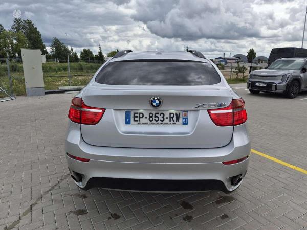 Grey BMW X6 2010 in Taurage, with an engine capacity of 2.99 L and mileage of 319 thousand km for 9500 €, photo 8 on AUTOMOTO.COM.LV
