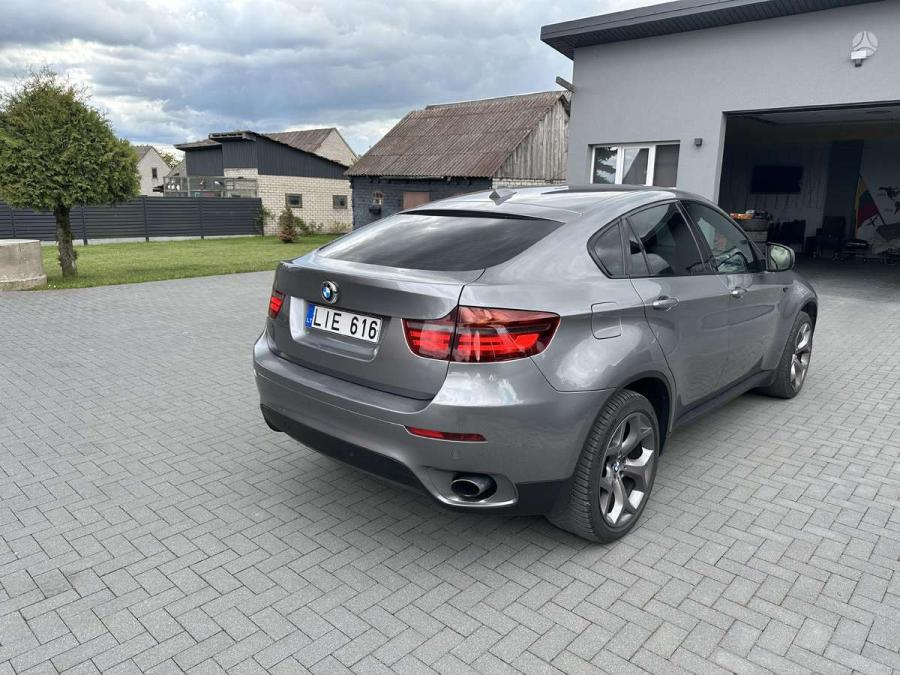 Grey BMW X6 2012 in Taurage, with an engine capacity of 2.99 L and mileage of 312 thousand km for 13500 €, photo 9 on AUTOMOTO.COM.LV