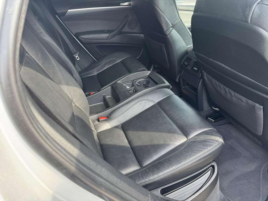 Grey BMW X6 2012 in Kaunas, with an engine capacity of 2.99 L and mileage of 148 thousand km for 13900 €, photo 12 on AUTOMOTO.COM.LV