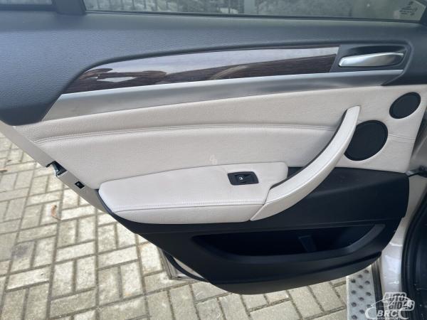 Pelēks BMW X6 2013 Avižieniai, ar dzinēja tilpumu 3.00 L un nobraukumu 265 tūkst. km par 13800 €, foto 11 vietnē AUTOMOTO.COM.LV