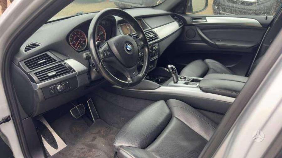 Pelēks BMW X6 2013 Šauļi, ar dzinēja tilpumu 4.40 L un nobraukumu 179 tūkst. km par 10500 €, foto 8 vietnē AUTOMOTO.COM.LV