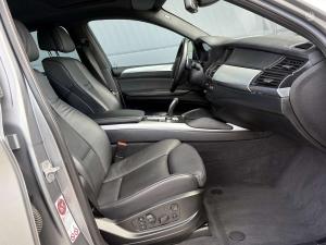 Pelēks BMW X6 2013 Šauļi, ar dzinēja tilpumu 2.99 L un nobraukumu 219 tūkst. km par 14500 €, foto 26 vietnē AUTOMOTO.COM.LV