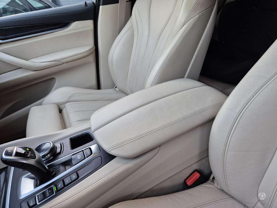 Grey BMW X6 2015 in Utena, with an engine capacity of 2.99 L and mileage of 334 thousand km for 22990 €, photo 14 on AUTOMOTO.COM.LV