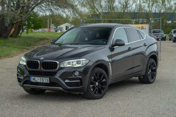 Grey BMW X6 2015 in Riga, with an engine capacity of 3.00 L and mileage of 199 thousand km for 23000 €, photo 1 on AUTOMOTO.COM.LV