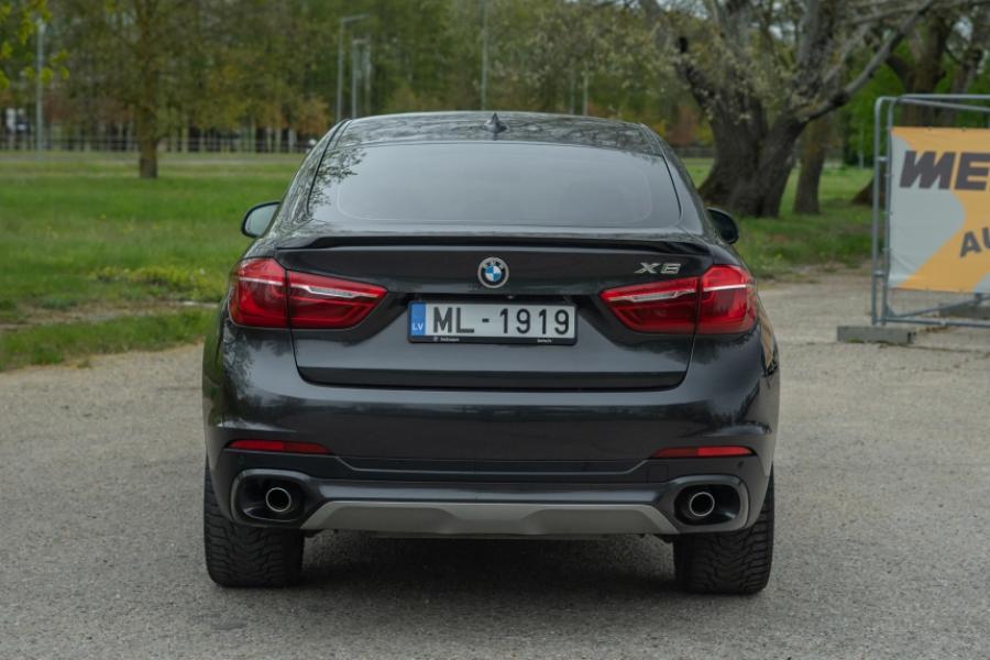 Grey BMW X6 2015 in Riga, with an engine capacity of 3.00 L and mileage of 199 thousand km for 23000 €, photo 4 on AUTOMOTO.COM.LV