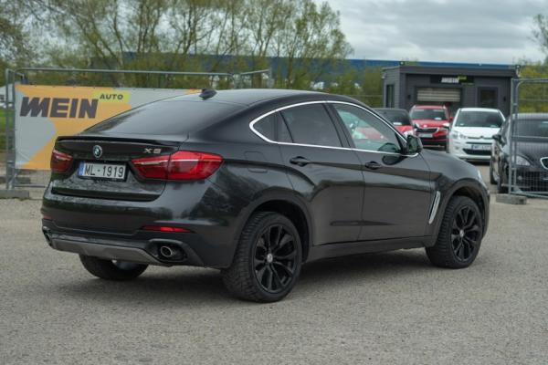 Grey BMW X6 2015 in Riga, with an engine capacity of 3.00 L and mileage of 199 thousand km for 23000 €, photo 4 on AUTOMOTO.COM.LV
