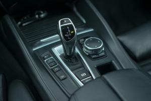 Grey BMW X6 2015 in Riga, with an engine capacity of 3.00 L and mileage of 199 thousand km for 23000 €, photo 18 on AUTOMOTO.COM.LV