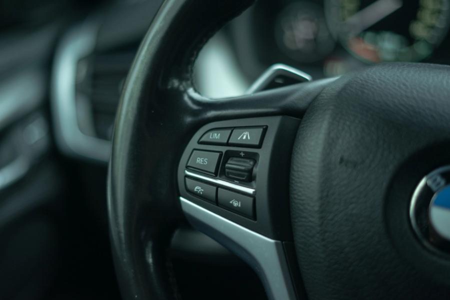 Grey BMW X6 2015 in Riga, with an engine capacity of 3.00 L and mileage of 199 thousand km for 23000 €, photo 22 on AUTOMOTO.COM.LV