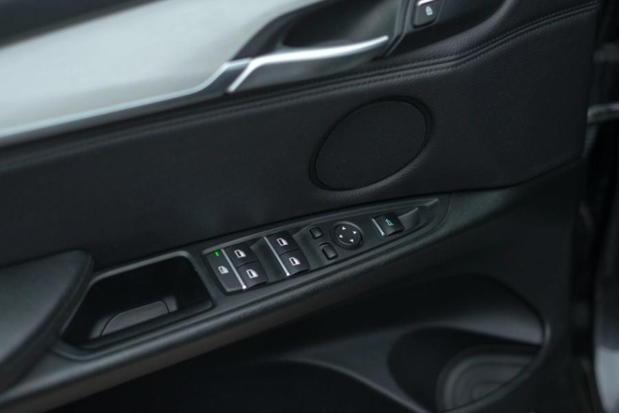Grey BMW X6 2015 in Riga, with an engine capacity of 3.00 L and mileage of 199 thousand km for 23000 €, photo 25 on AUTOMOTO.COM.LV