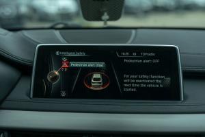 Grey BMW X6 2015 in Riga, with an engine capacity of 3.00 L and mileage of 199 thousand km for 23000 €, photo 40 on AUTOMOTO.COM.LV