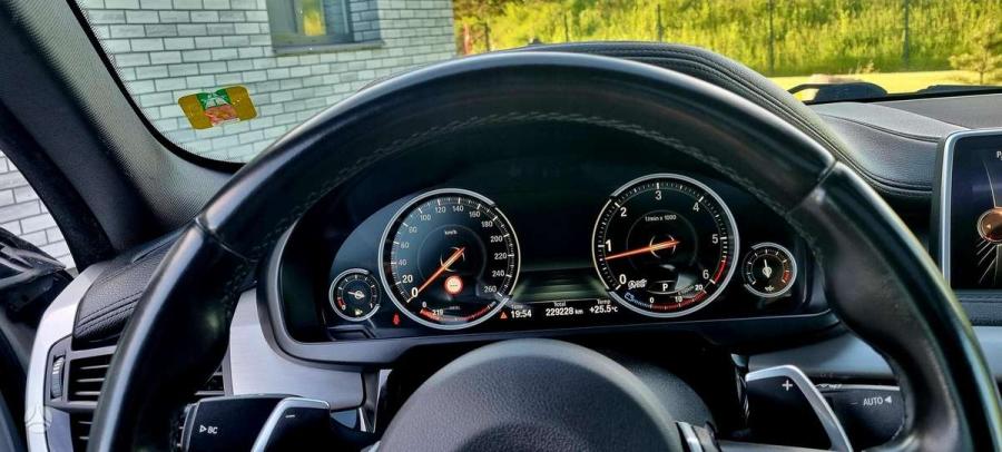 Grey BMW X6 2015 in Vilnius, with an engine capacity of 2.99 L and mileage of 230 thousand km for 19950 €, photo 15 on AUTOMOTO.COM.LV