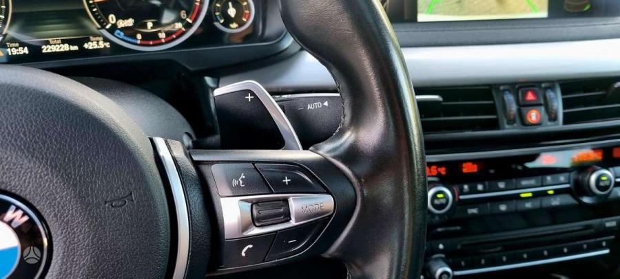 Grey BMW X6 2015 in Vilnius, with an engine capacity of 2.99 L and mileage of 230 thousand km for 19950 €, photo 23 on AUTOMOTO.COM.LV