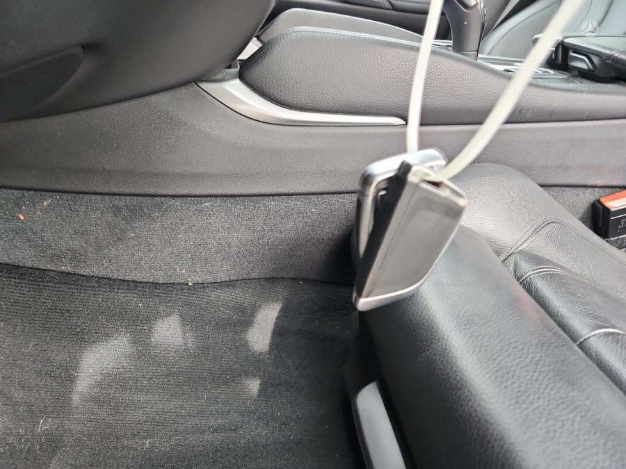 Grey BMW X6 2016 in Taurage, with an engine capacity of 2.98 L and mileage of 133 thousand km for 14250 €, photo 16 on AUTOMOTO.COM.LV