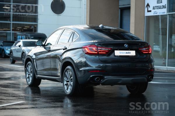 Grey BMW X6 2017 in Riga, with an engine capacity of 3.00 L and mileage of 198 thousand km for 22990 €, photo 3 on AUTOMOTO.COM.LV