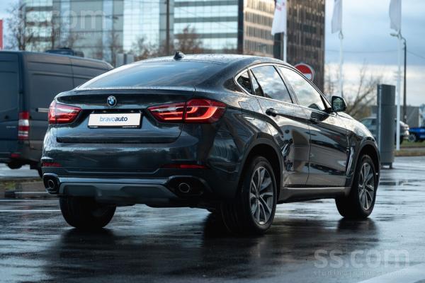Grey BMW X6 2017 in Riga, with an engine capacity of 3.00 L and mileage of 198 thousand km for 22990 €, photo 4 on AUTOMOTO.COM.LV