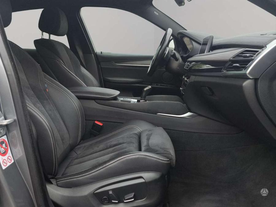 Grey BMW X6 2018 in Vilnius, with an engine capacity of 3.00 L and mileage of 178 thousand km for 27999 €, photo 9 on AUTOMOTO.COM.LV
