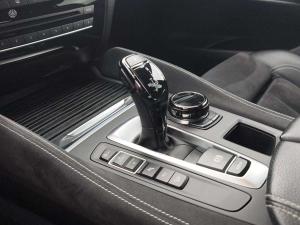 Grey BMW X6 2018 in Vilnius, with an engine capacity of 3.00 L and mileage of 178 thousand km for 27999 €, photo 18 on AUTOMOTO.COM.LV