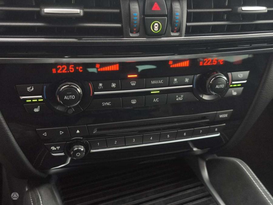 Grey BMW X6 2018 in Vilnius, with an engine capacity of 3.00 L and mileage of 178 thousand km for 27999 €, photo 19 on AUTOMOTO.COM.LV