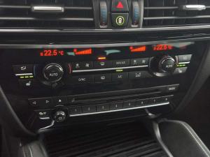 Grey BMW X6 2018 in Vilnius, with an engine capacity of 3.00 L and mileage of 178 thousand km for 27999 €, photo 19 on AUTOMOTO.COM.LV