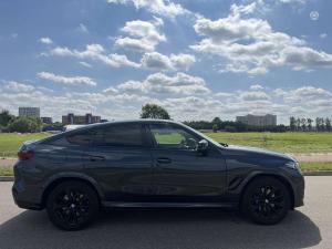 Grey BMW X6 2021 in Kaunas, with an engine capacity of 2.99 L and mileage of 81 thousand km for 44000 €, photo 5 on AUTOMOTO.COM.LV