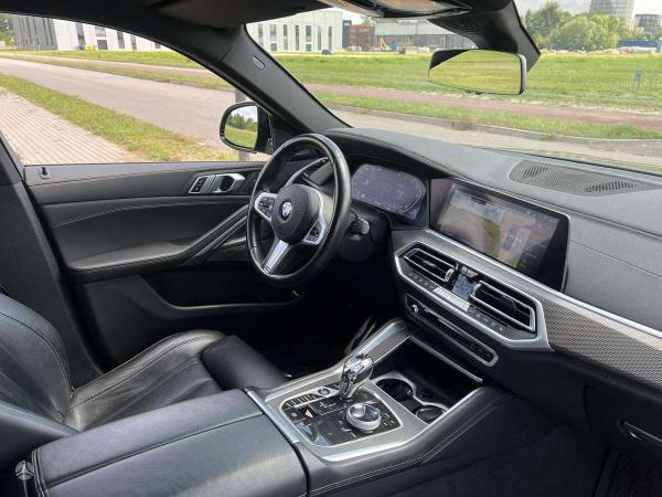 Grey BMW X6 2021 in Kaunas, with an engine capacity of 2.99 L and mileage of 81 thousand km for 44000 €, photo 9 on AUTOMOTO.COM.LV
