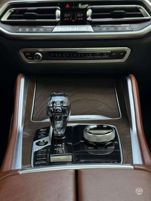 Grey BMW X6 2021 in Vilnius, with an engine capacity of 4.40 L and mileage of 136 thousand km for 53450 €, photo 25 on AUTOMOTO.COM.LV