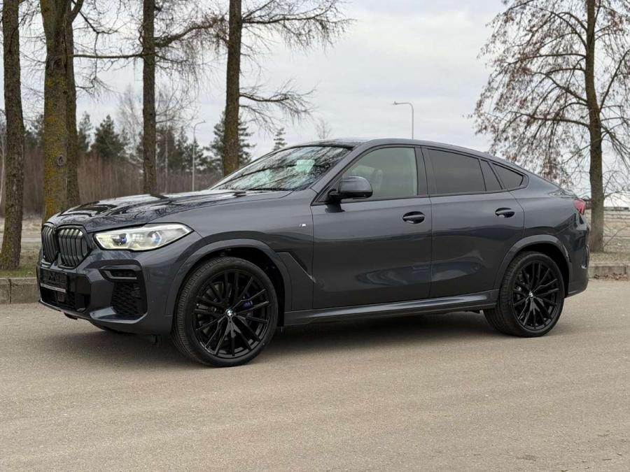 Grey BMW X6 2022 in Panevezys, with an engine capacity of 2.99 L and mileage of 111 thousand km for 49900 €, photo 1 on AUTOMOTO.COM.LV