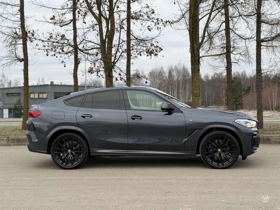 Grey BMW X6 2022 in Panevezys, with an engine capacity of 2.99 L and mileage of 111 thousand km for 49900 €, photo 8 on AUTOMOTO.COM.LV