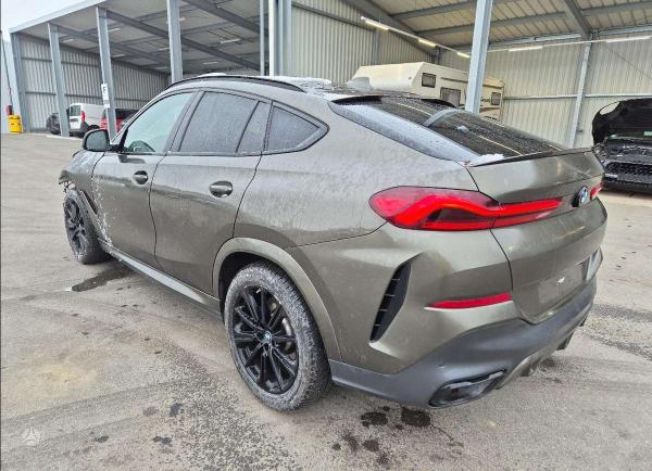 Pelēks BMW X6 2022 Klaipėda, ar dzinēja tilpumu 2.99 L un nobraukumu 92 tūkst. km par 31000 €, foto 1 vietnē AUTOMOTO.COM.LV