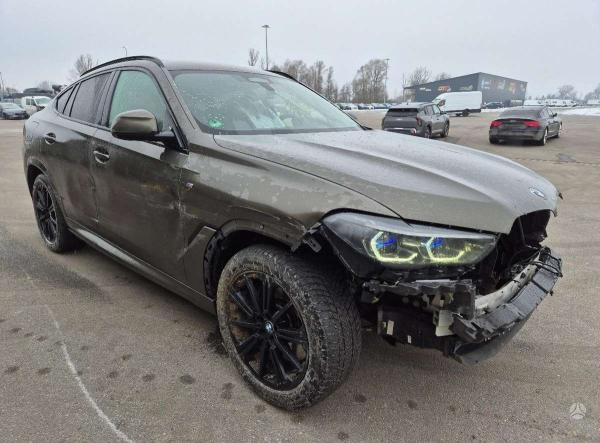 Pelēks BMW X6 2022 Klaipėda, ar dzinēja tilpumu 2.99 L un nobraukumu 92 tūkst. km par 31000 €, foto 2 vietnē AUTOMOTO.COM.LV